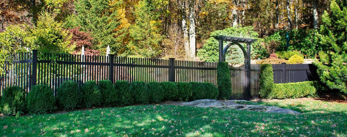 PVC Vinyl Fence | 35 Colors and 5 Woodgrains | Illusions Vinyl Fence