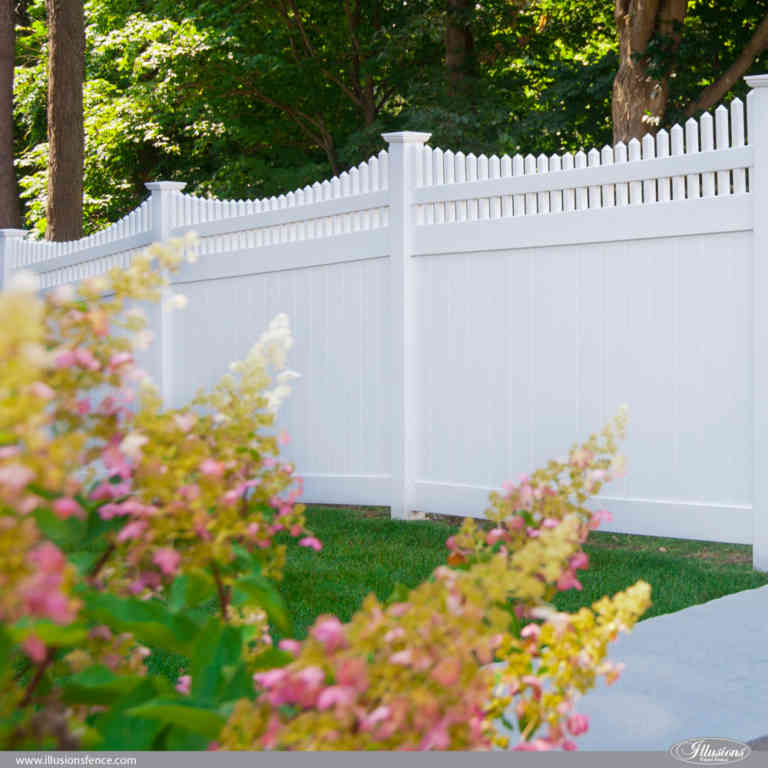 42 Vinyl Fence Home Decor Ideas for Your Yard | Illusions Fence